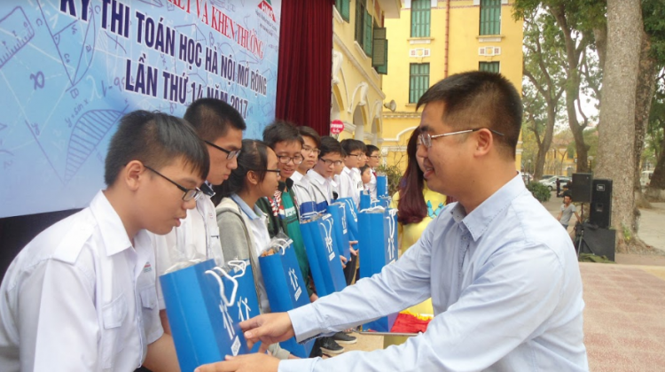 HOCMAI trao học bổng cho học sinh xuất sắc kỳ thi Toán học Hà Nội Blog ...